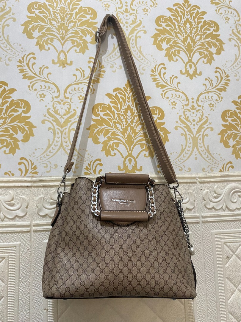 Prelove - Tas main / bisa jadi tas kondangan, Barang Mewah, Tas ...