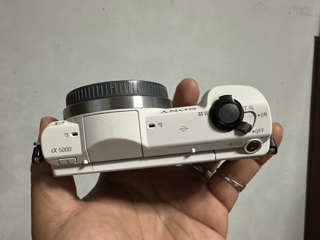 Sony A5000 (READ DETAILS), Photography, Cameras on Carousell
