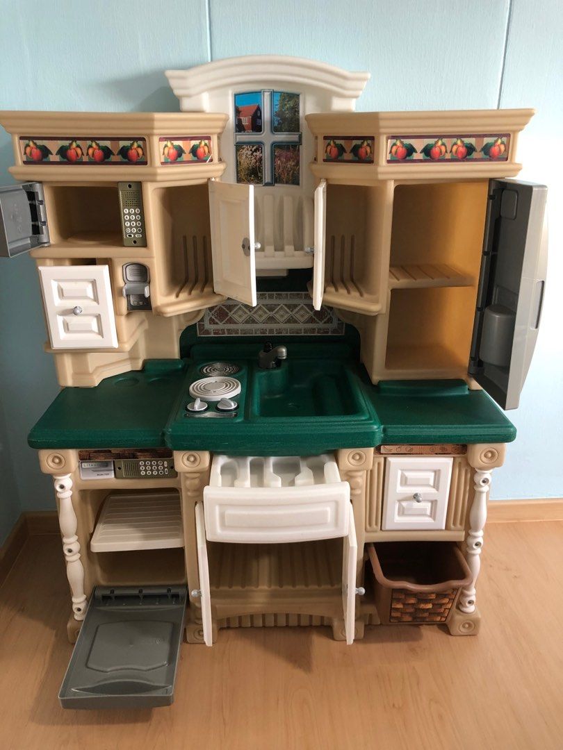 Step 2 Lifestyle Dream Kitchen, Hobbies & Toys, Toys & Games on Carousell