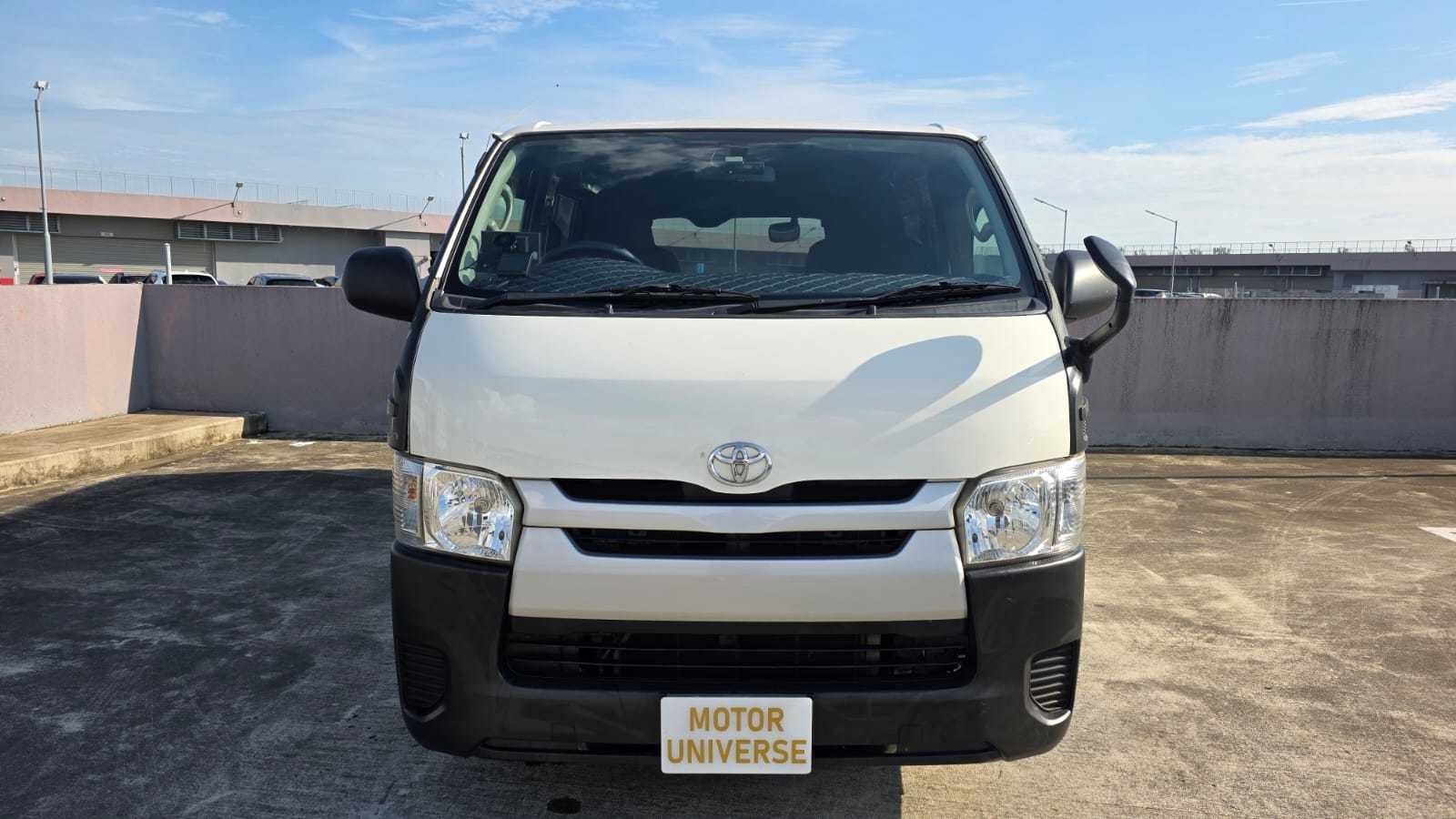 Toyota Hiace Standard Roof Diesel 3.0 DX Glass Door Van [Euro VI] (M ...