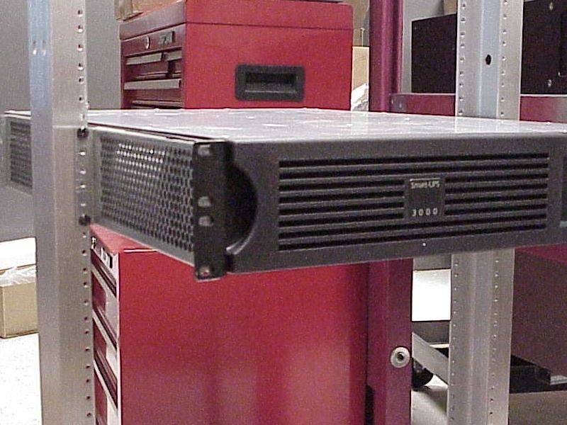 APC AP9625 2-Post Mounting Kit for Smart-UPS and Symmetra, Furniture ...