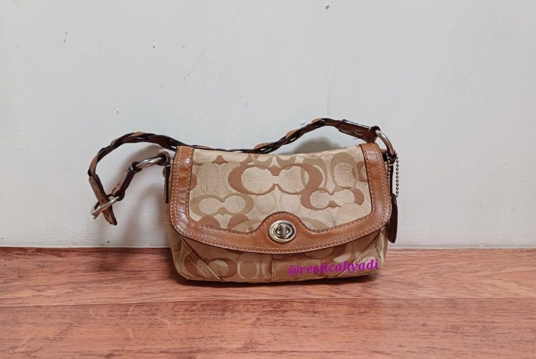 Coach Hampton Flap Rare Bag Original, Fesyen Wanita, Tas & Dompet di ...
