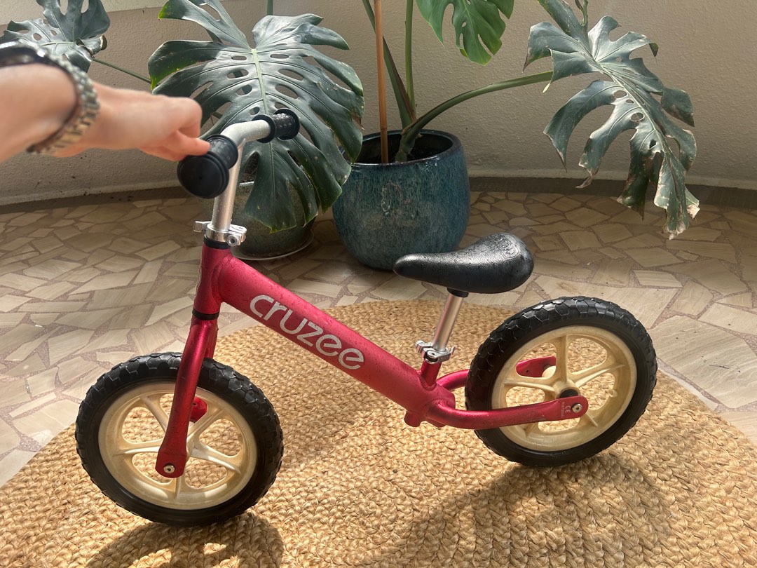 Cruzee Balance Bike, Sports Equipment, Bicycles & Parts, Bicycles on ...