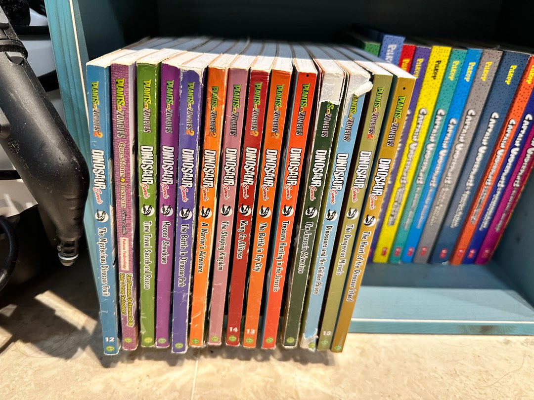 Dinosaur Comic Book Set (14 Books), Hobbies & Toys, Books & Magazines ...