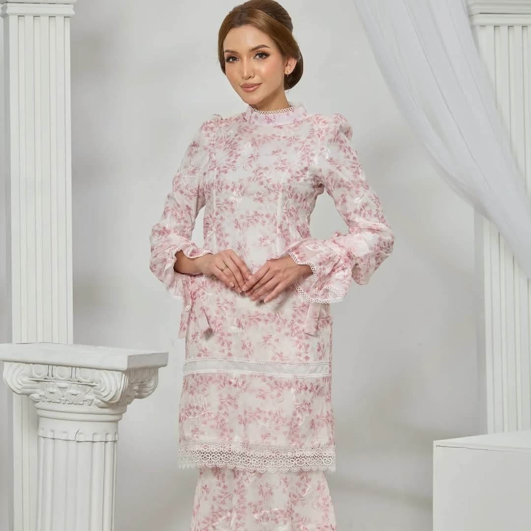 Edradesire Elsa Kurung, Women's Fashion, Muslimah Fashion, Baju Kurung ...