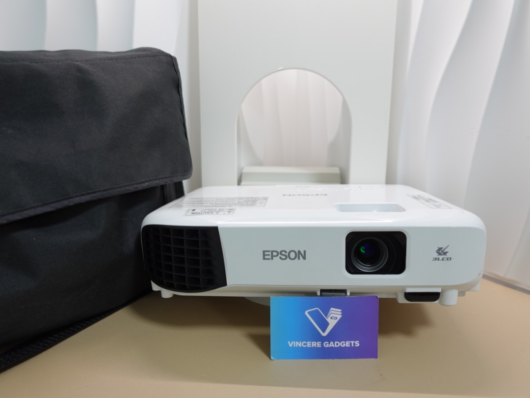 Epson EB-E10 Projector, TV & Home Appliances, TV & Entertainment ...