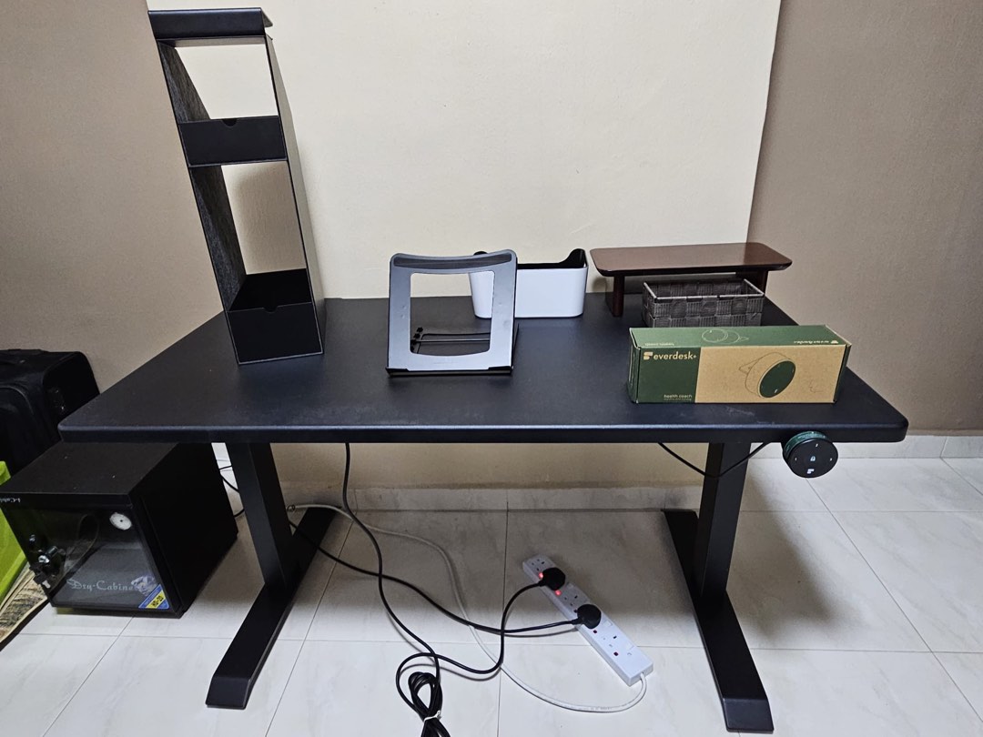 Everdesk - adjustable, Furniture & Home Living, Furniture, Tables ...