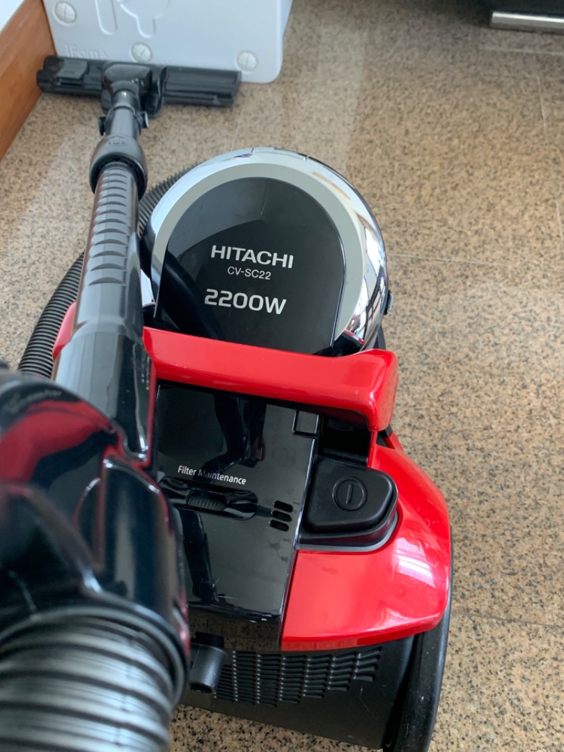 Hitachi CV-SC22 Bagless Vacuum Cleaner 2200W, TV & Home Appliances, Vacuum Cleaner ...