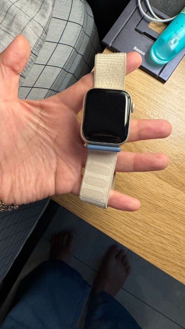 Iwatch SE 2nd Gen BH 100%!! Masih negooo, Elektronik, Lainnya di Carousell