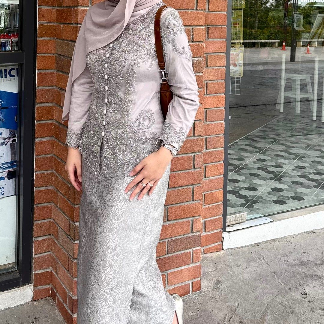 (RENT) Kebaya Manik Indonesia- Grey, Women's Fashion, Muslimah Fashion, Baju Kurung & sets on ...