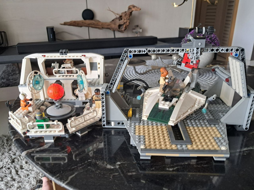 Lego Star Wars 7754 - Home One Calamari Star Crusier, Hobbies & Toys ...