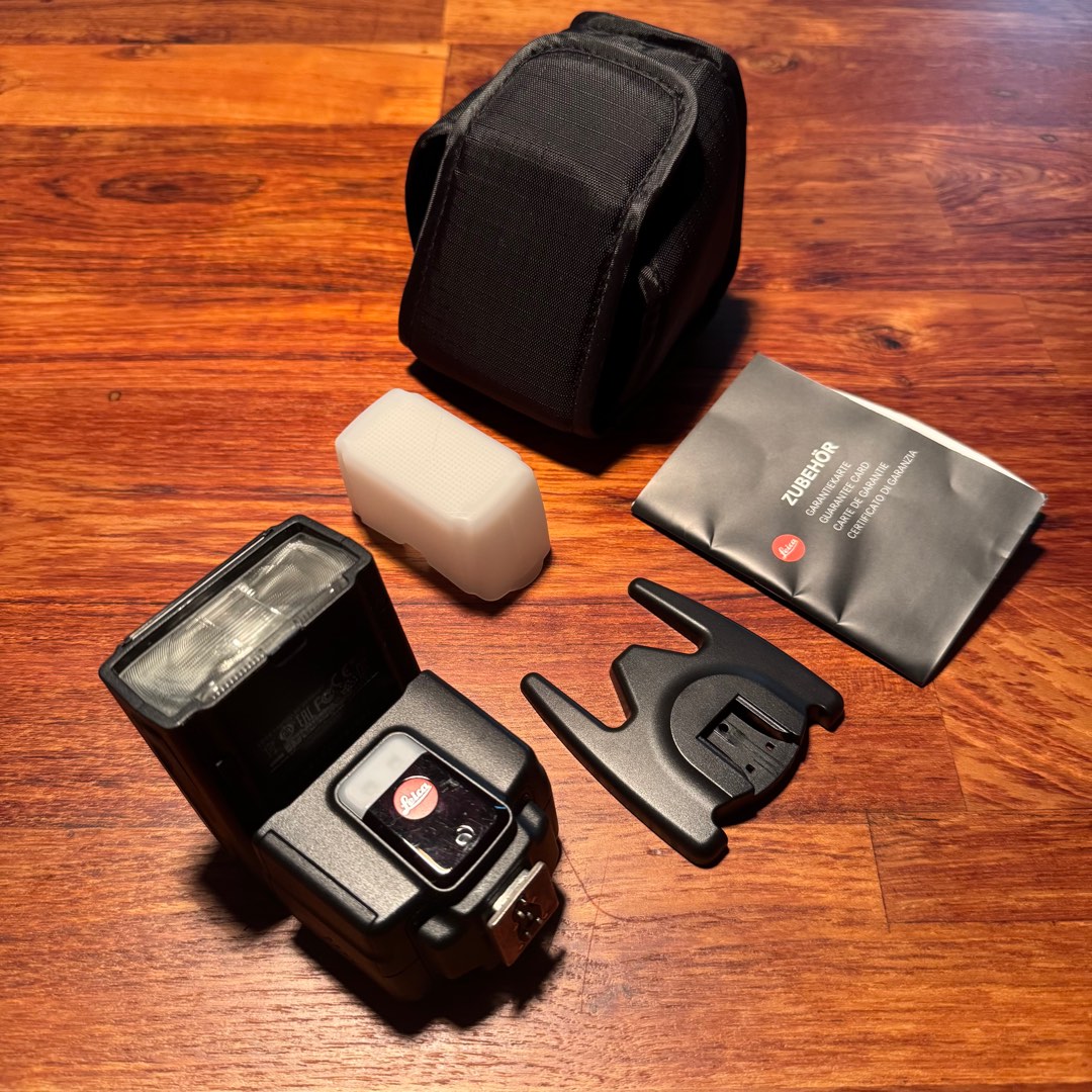 Leica SF40 Portable Flash with Original accessories & case ...