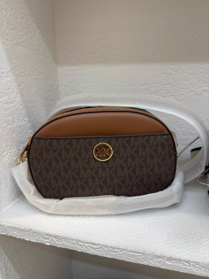 Michael K0rs Jet Set Glam Crossbody Bag, Women's Fashion, Bags ...