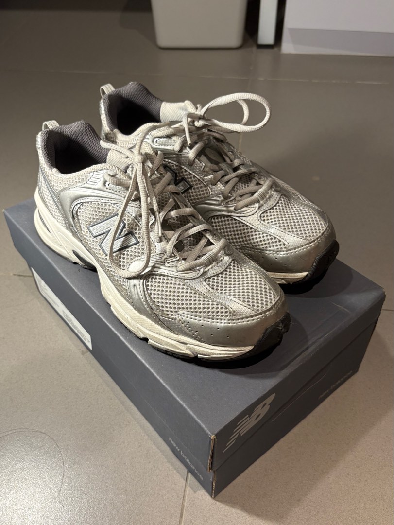New Balance 530 Silver Grey, Fesyen Pria, Sepatu , Sneakers di Carousell