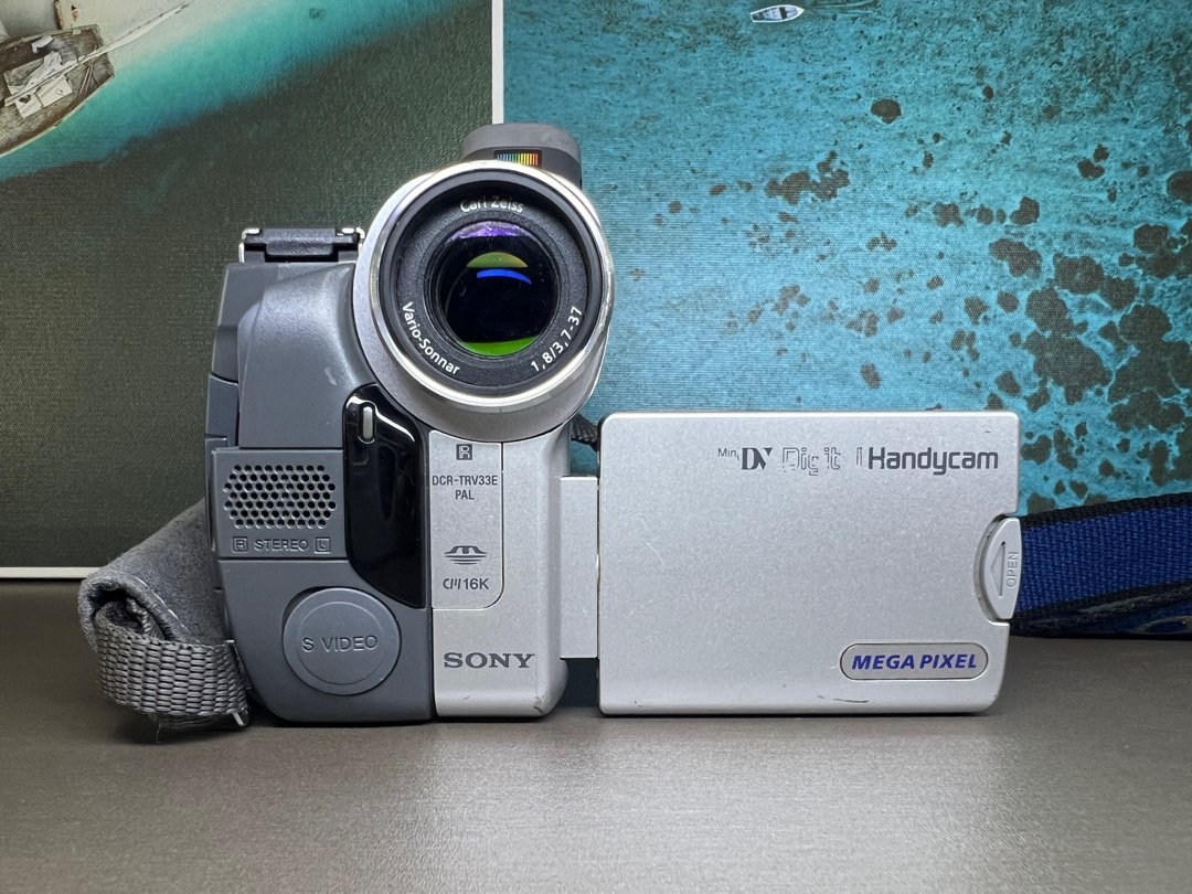 Sony Handycam DCR-TRV33 E MiniDV Video Camera Camcorder Silver ...