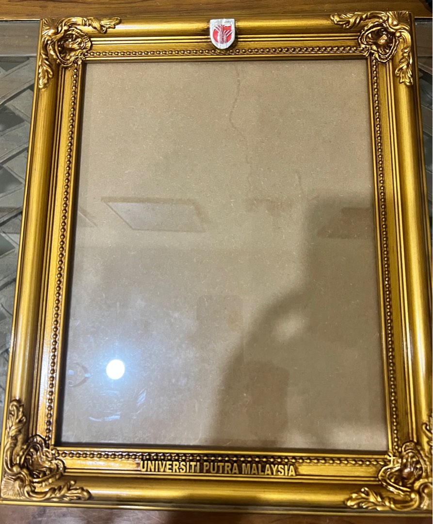 UPM Frame Konvokesyen UPM Frame For Graduation Picture, Furniture ...