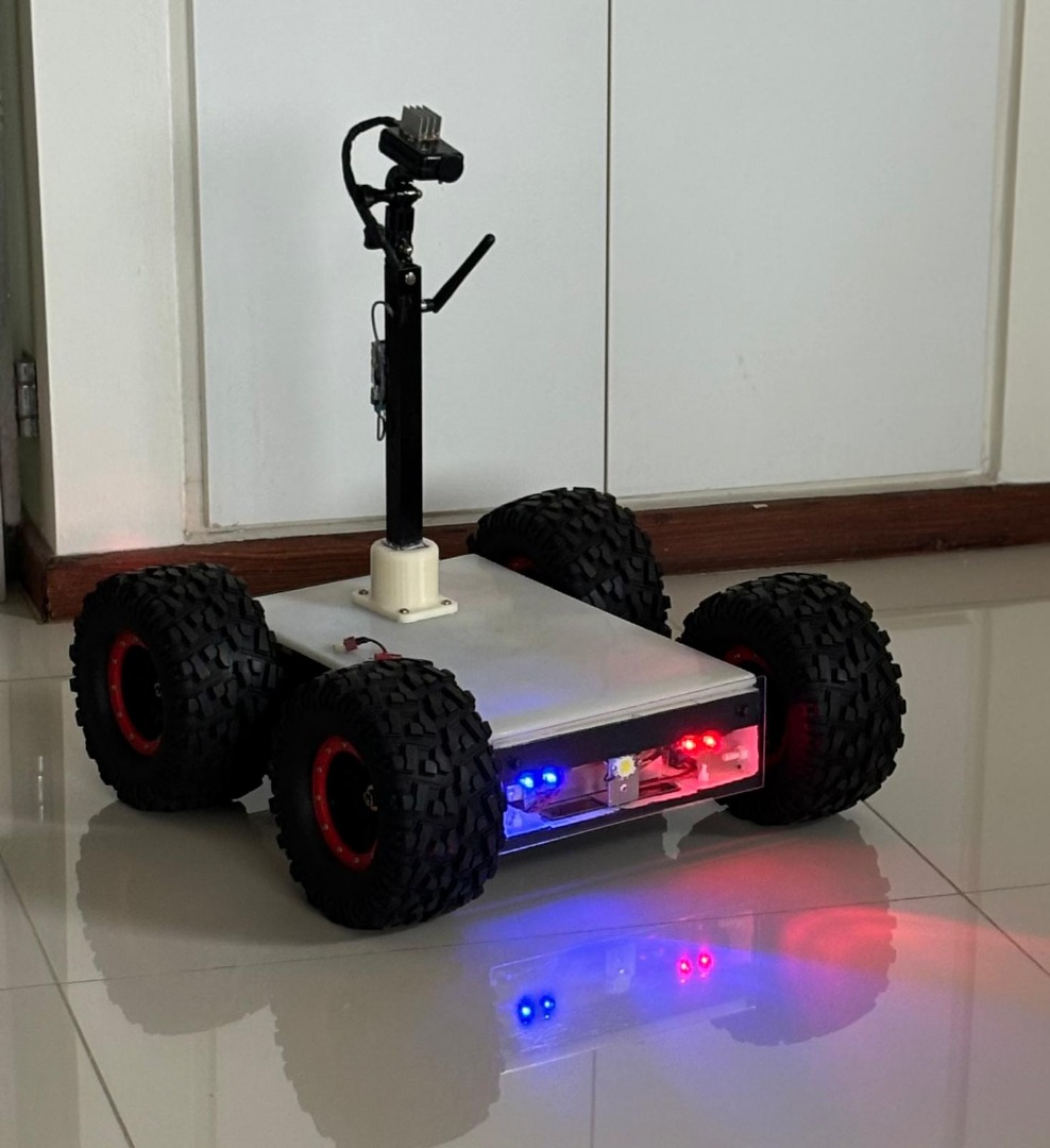 4 WD Robots Truck - Chain drive transmission c/w Remote Control ...