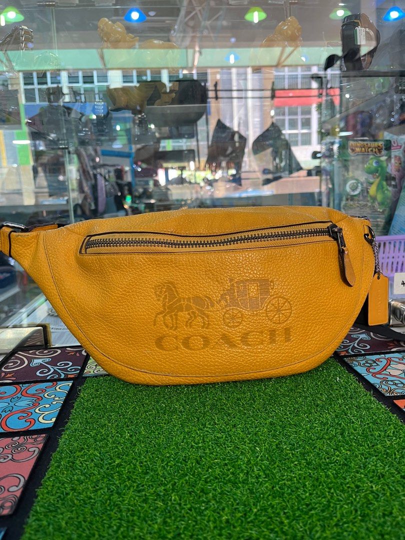 COACH POUCH BEG MEN, Men's Fashion, Bags, Belt bags, Clutches and ...