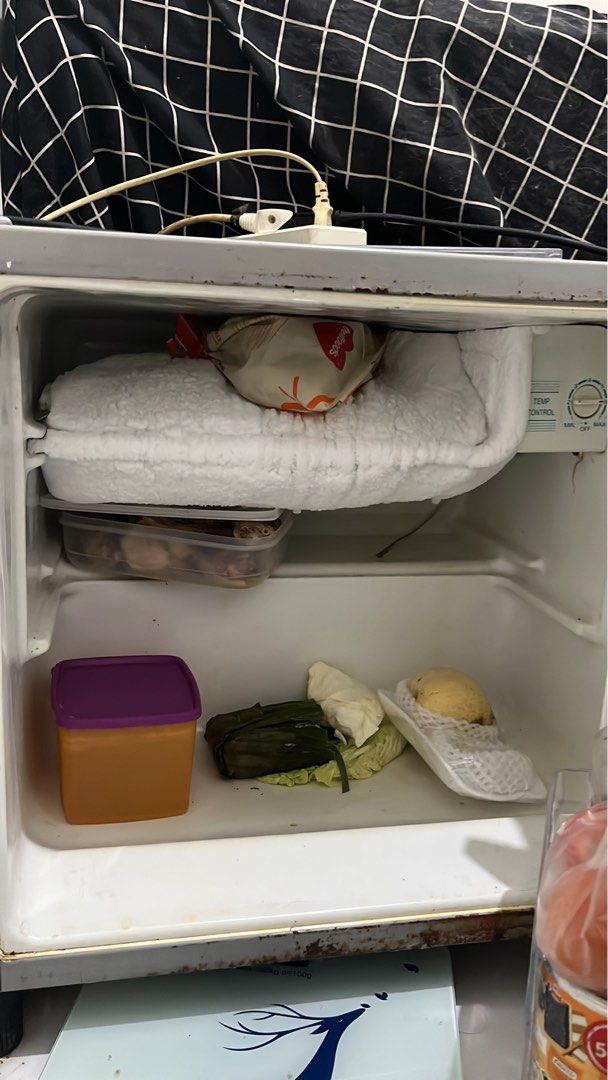 Kulkas mini bar, Elektronik, Lainnya di Carousell