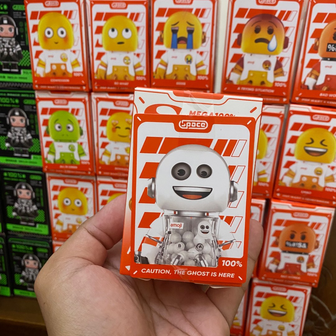 POP MART MEGA SPACE MOLLY EMOJI 100% CAUTION , THE GHOST IS HERE FOIL ...