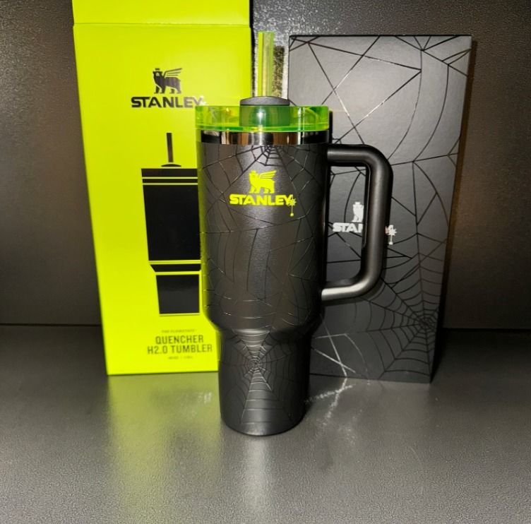 Stanley Limited Edition Halloween 40oz Web Glow Tumbler - New in Box ...