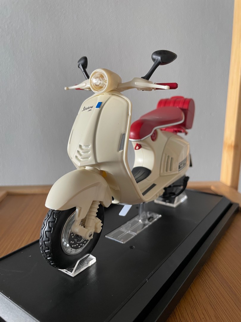 Vespa 946 Die-cast Toy 1:12 Scale Brand New with Box Same Day Delivery ...