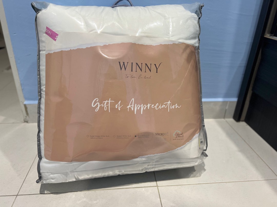 Winny King Quilt, Furniture & Home Living, Bedding & Towels on Carousell