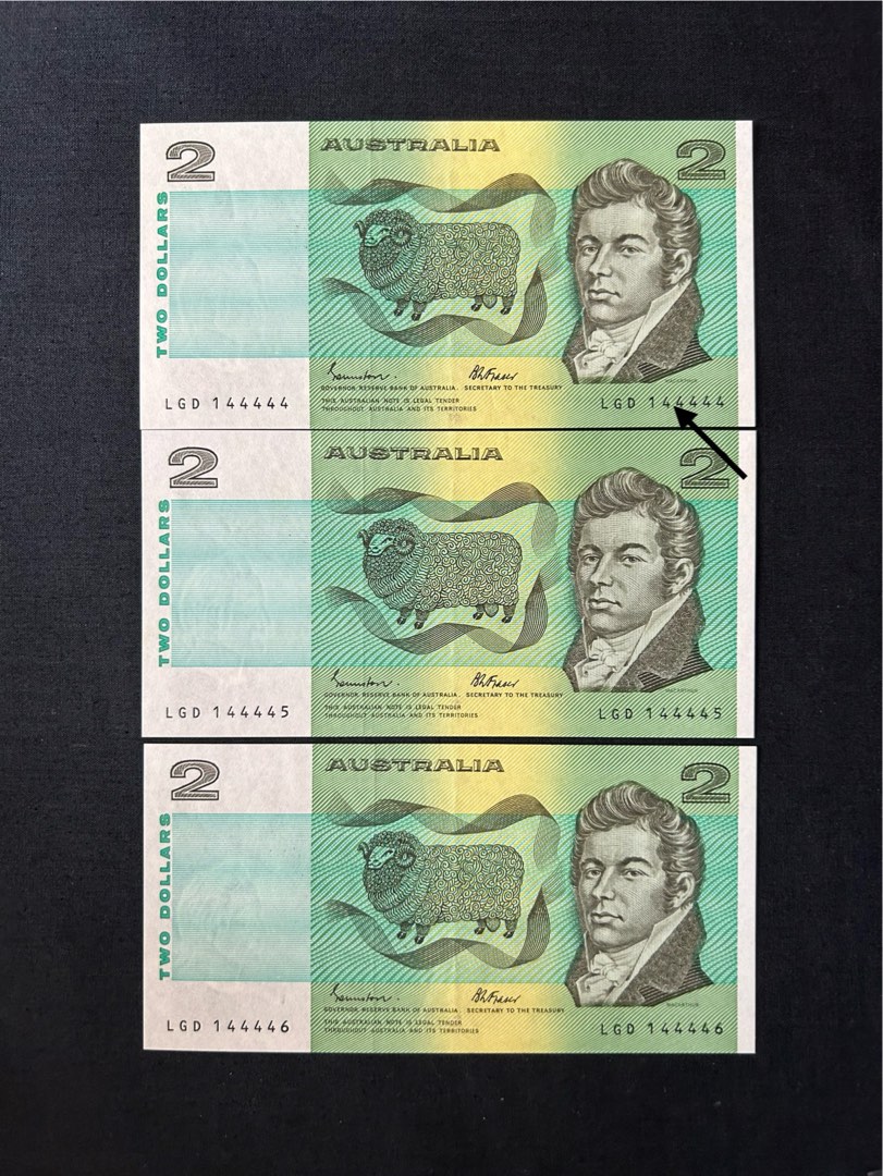 144444: 1980’s Australia $2 banknote almost soiled serial numbers ...
