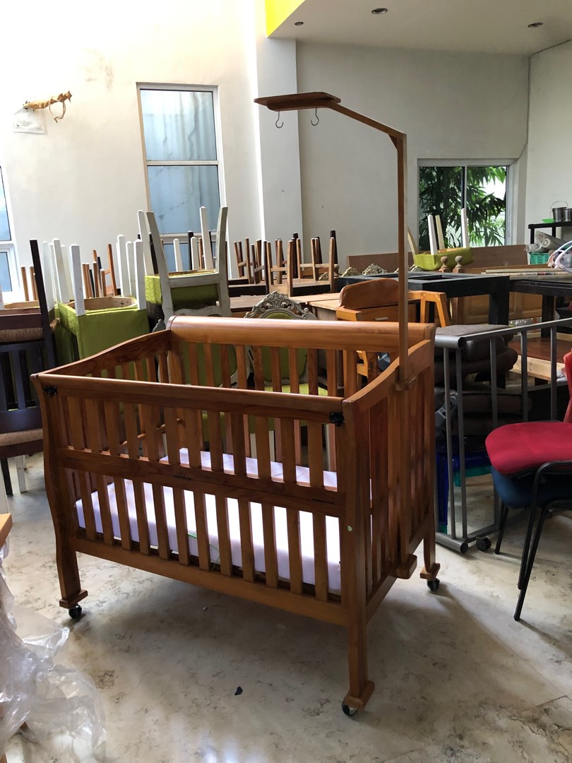 Baby Box Kayu Jati Asli Mulus No Minus Termasuk Tiang Kelambu Roda ...