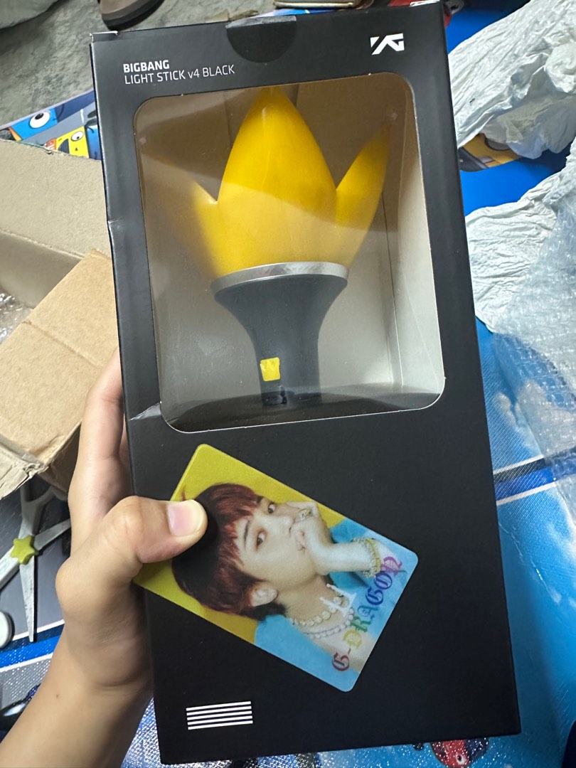 BIGBANG Official Light Stick V.4 Black, Hobbies & Toys, Collectibles ...