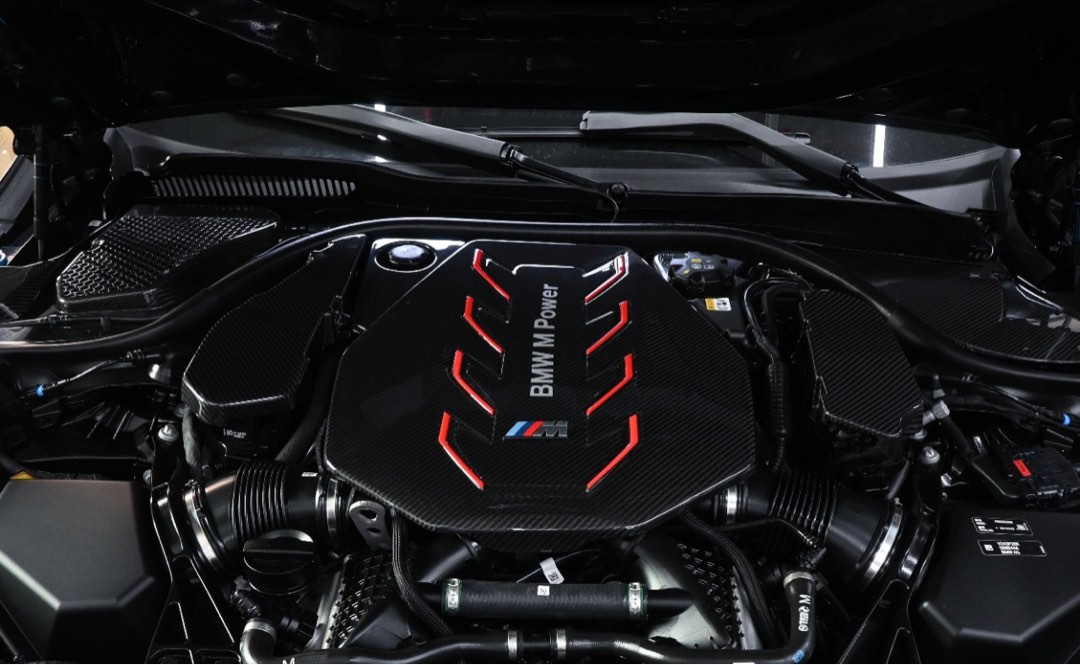 BMW S68 Dry Carbon Engine Cover, Car Accessories, Accessories on Carousell