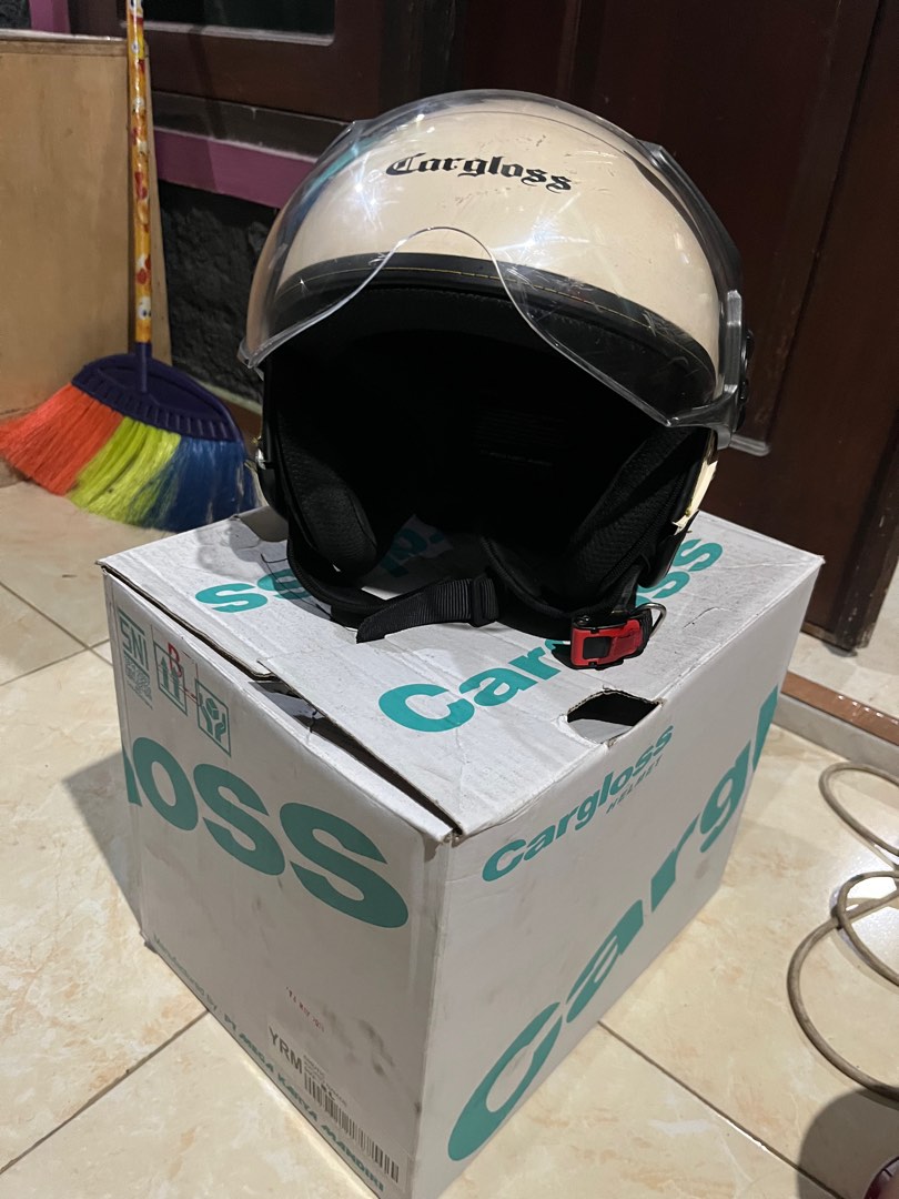 helm cargloss, Olshop Fashion, Olshop Wanita di Carousell