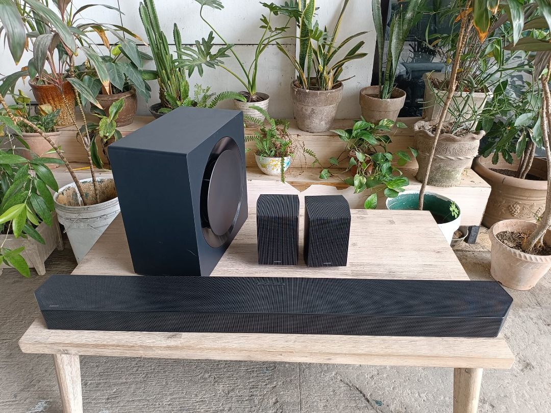Samsung HW-990B/XY- Soundbar with Subwoofer and Surround speaker left ...