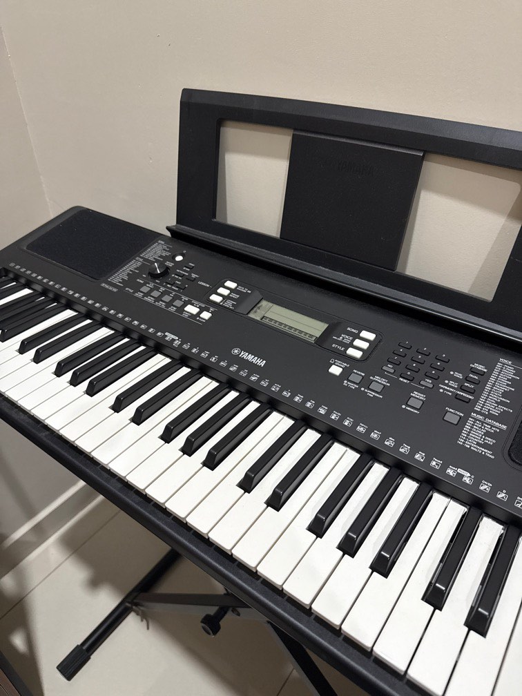 YAMAHA Portable Keyboard PSR-E363, Hobbies & Toys, Music & Media ...