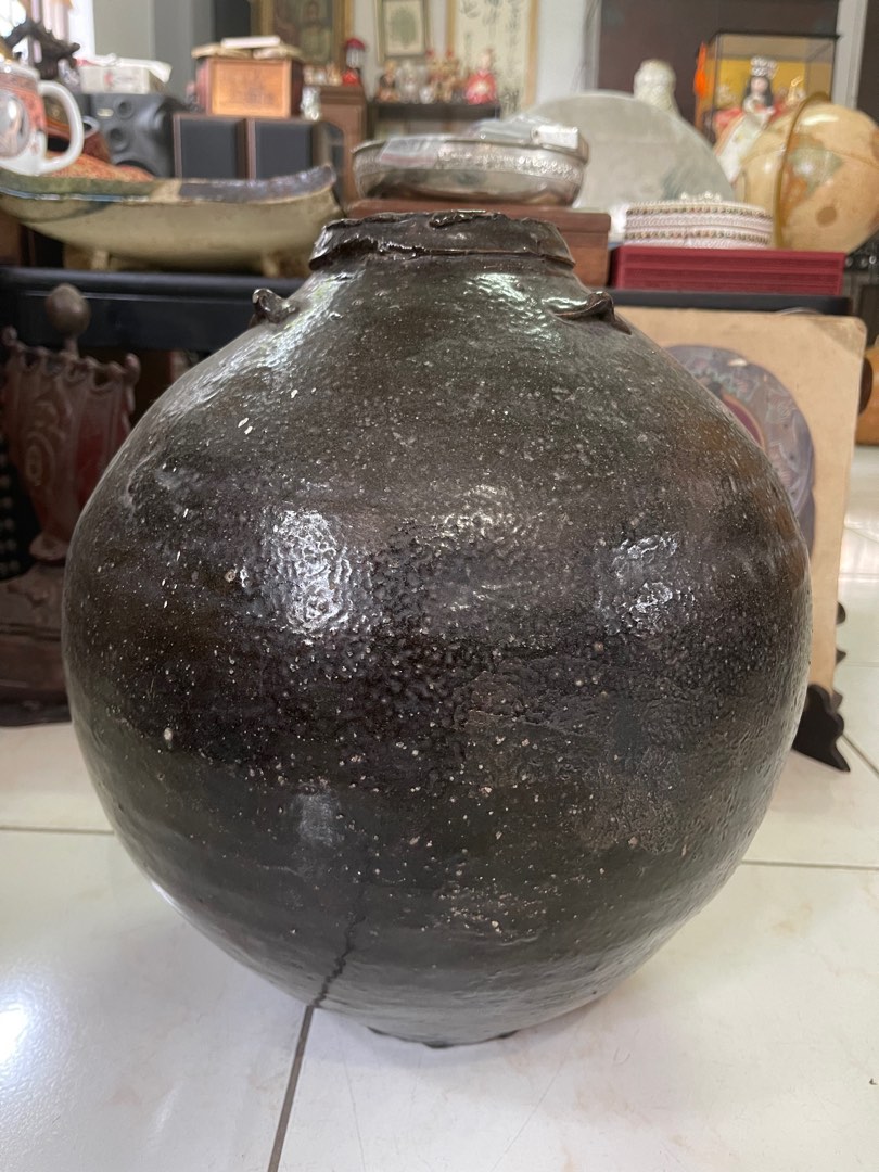 Antique Tapuy Jar, Hobbies & Toys, Memorabilia & Collectibles, Vintage ...