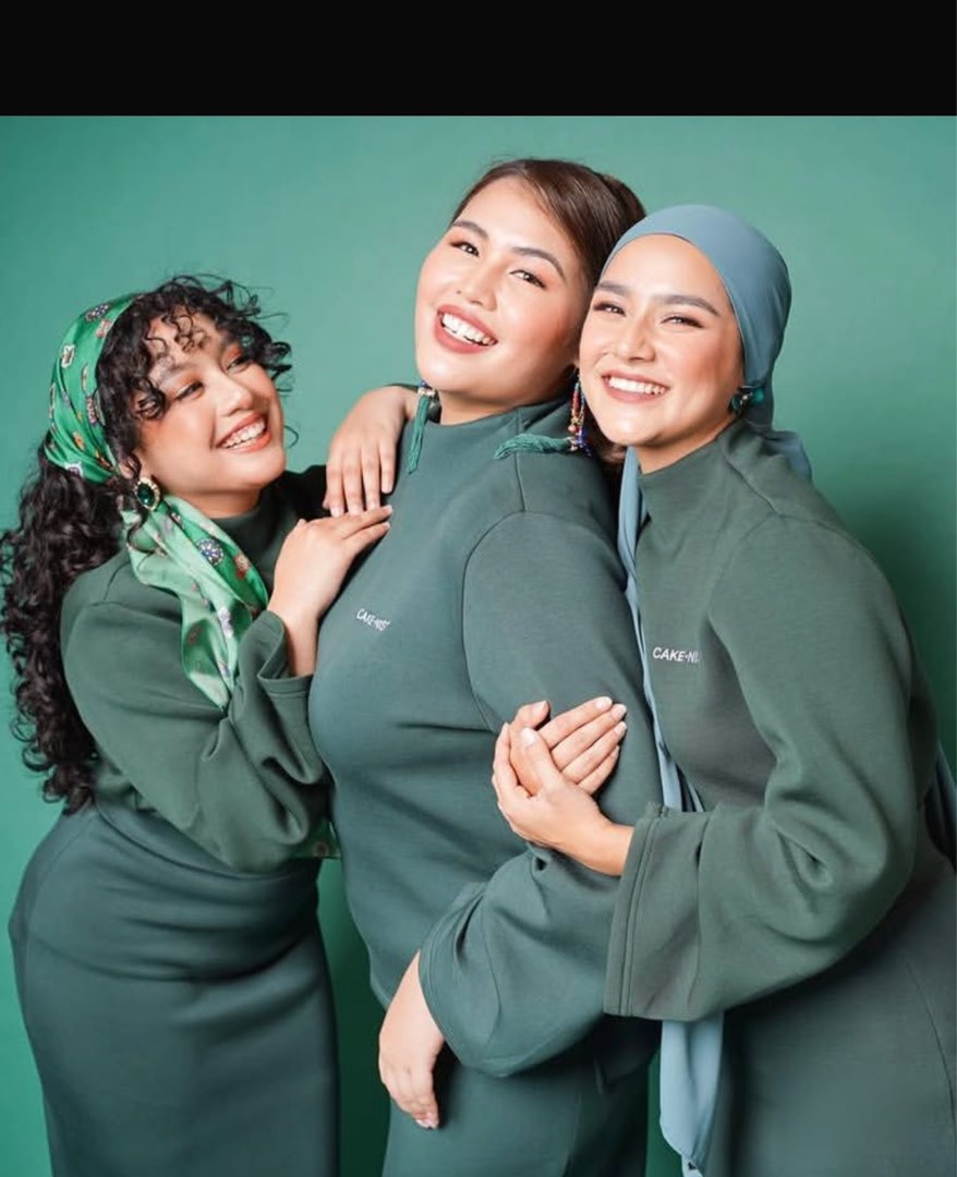 Cakenis Audrey Set Green M Womens Fashion Muslimah Fashion Hijabs On Carousell