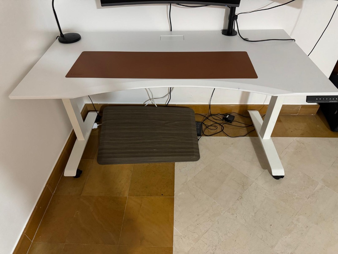 Desk OMNIDESK, Furniture & Home Living, Furniture, Other Home Furniture ...