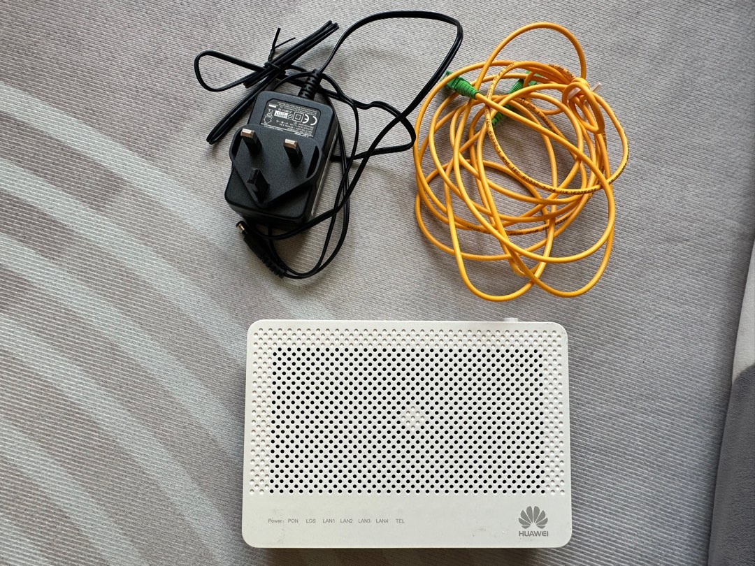 Huawei OptiXstar HG8140H5 GPON Terminal, Computers & Tech, Parts ...