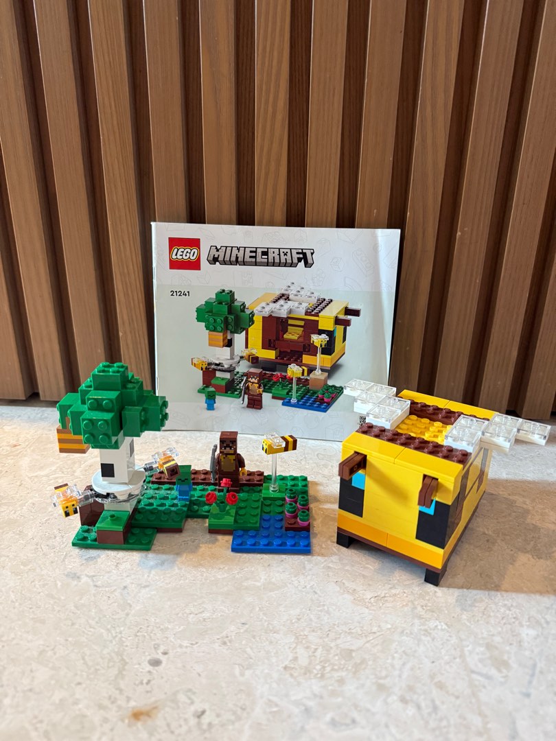 Lego Minecraft- 21241 The Bee Cottage, Hobbies & Toys, Toys & Games on ...