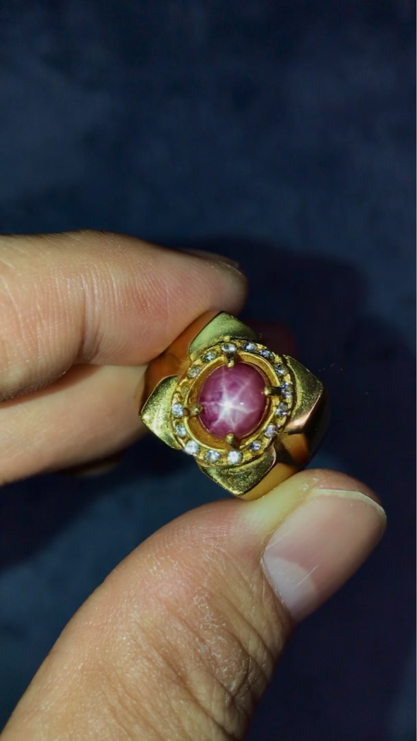Ruby star ring, Women's Fashion, Jewelry & Organisers, Precious Stones on Carousell