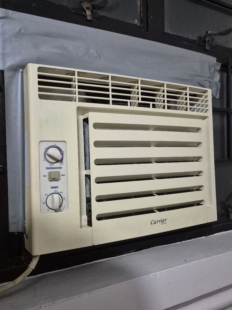 selling broken 1hp carrier optima window type non-inverter aircon (not ...