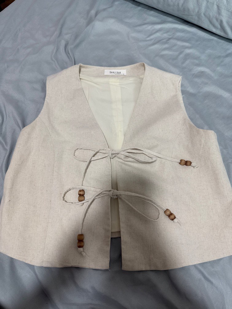 Shu Shi Linen Vest Top, Women's Fashion, Tops, Sleeveless on Carousell