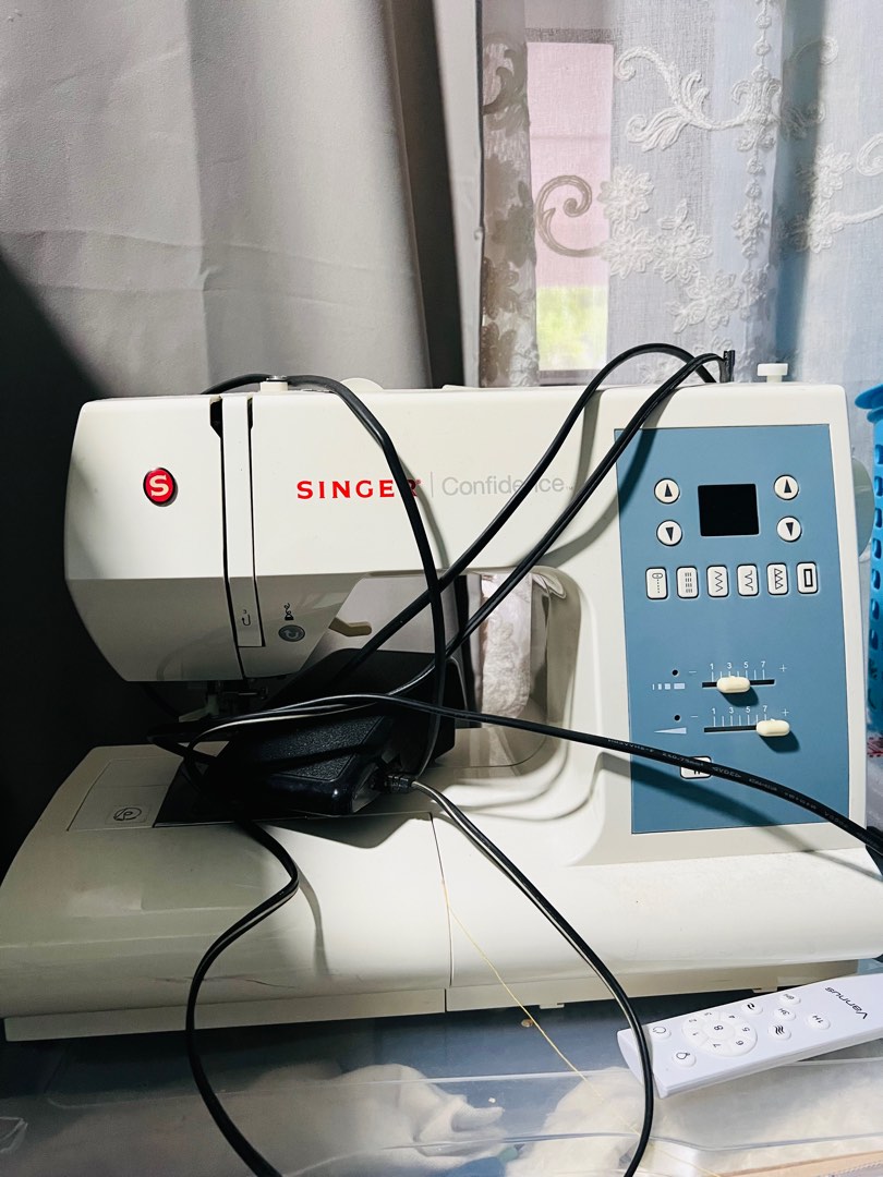 SINGER Confidence 7465 Sewing Machine, Hobbies & Toys, Stationery ...