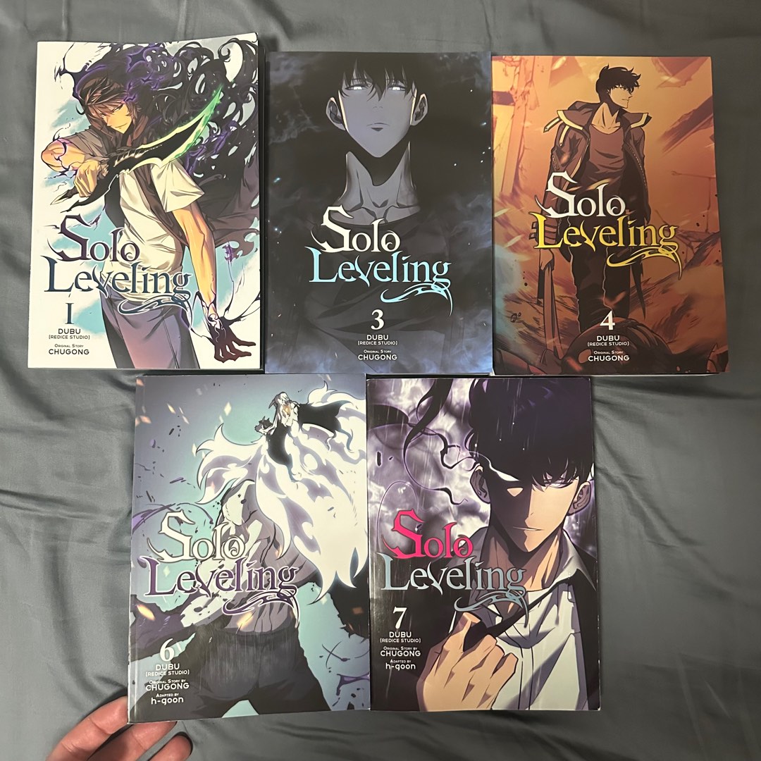 Solo Leveling comics vol 1-7 manhwa, Hobbies & Toys, Books & Magazines ...