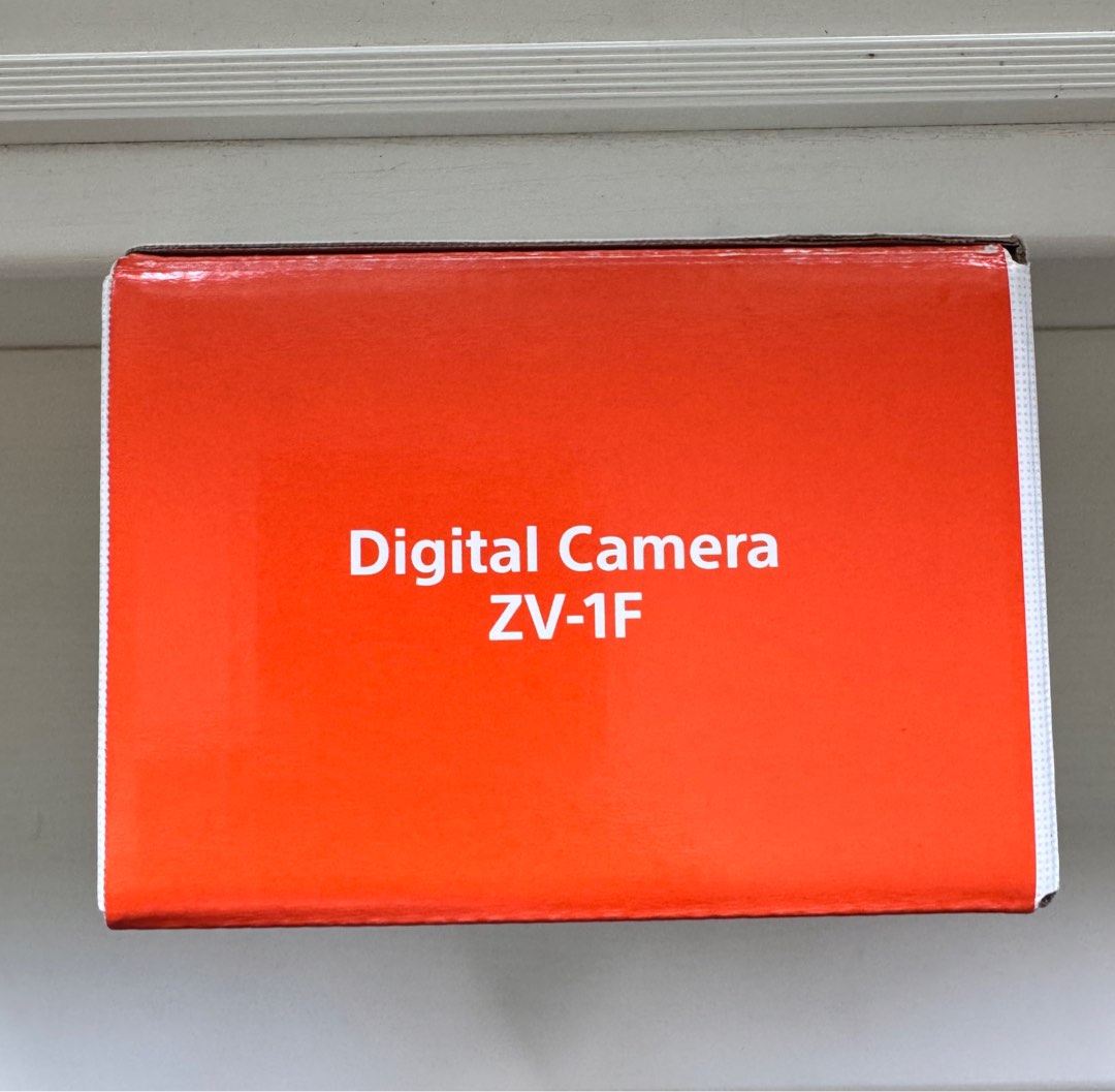 Sony ZV-1F (Best Beginner Vlogger Cam), Photography, Cameras on Carousell