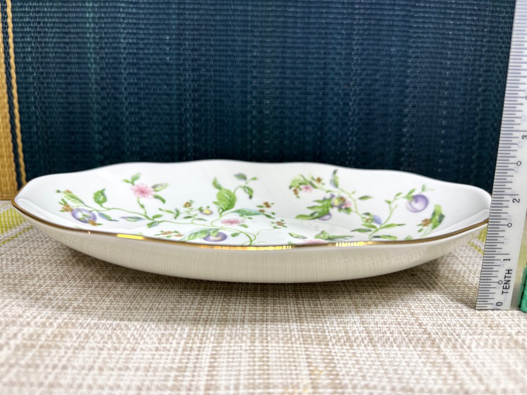 Wedgwood Sweet Plum oval shape porcelain dish with gold linen Made in ...