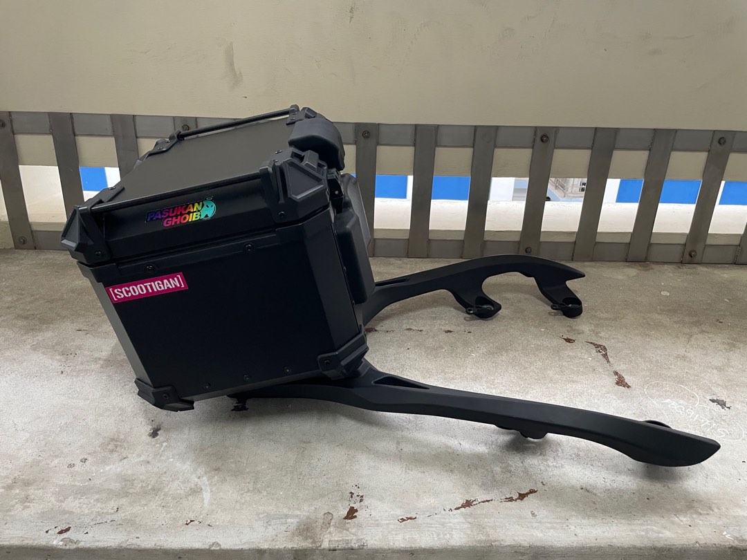 Xmax box with rack, Motorcycles, Motorcycle Accessories on Carousell