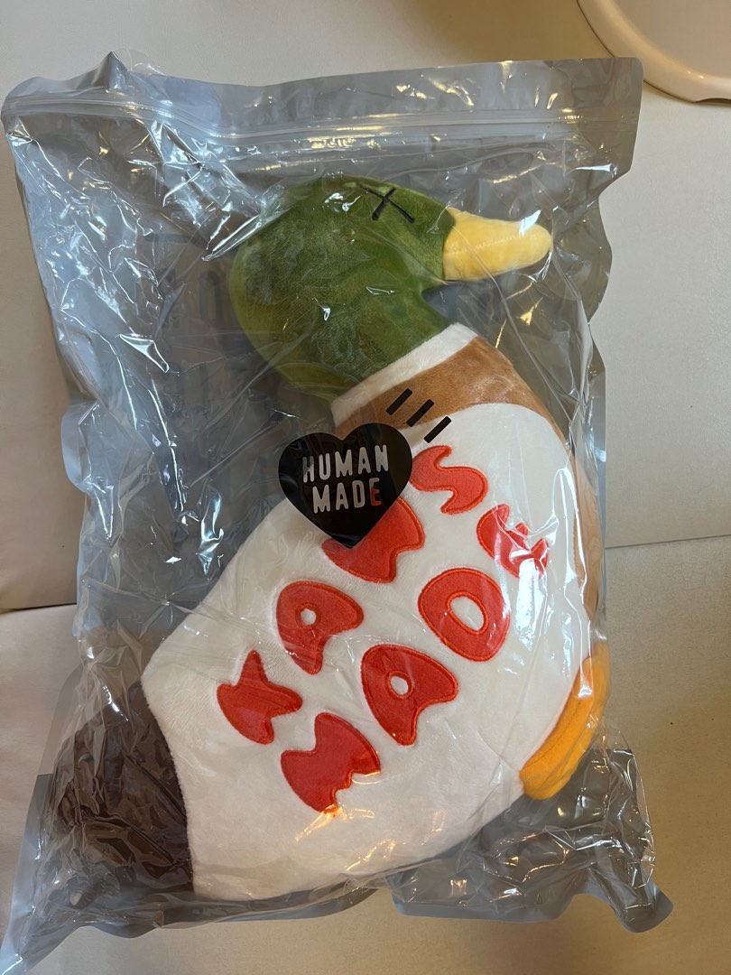 Human made x kaws Duck doll 公仔, 男裝, 手錶及配件, 飾物架、飾物盒、飾物收納盒 - Carousell
