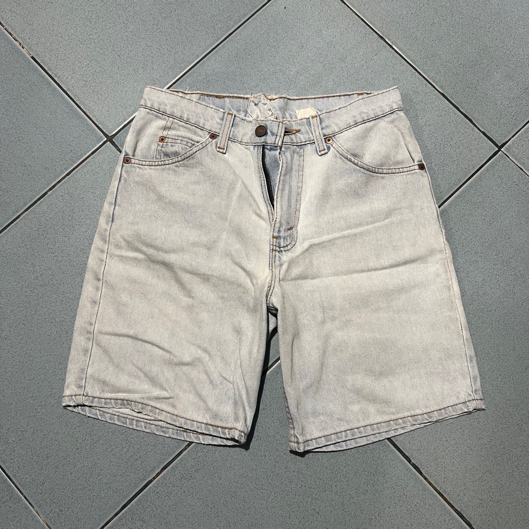 levis light washed denim jorts, Men's Fashion, Bottoms, Shorts on Carousell
