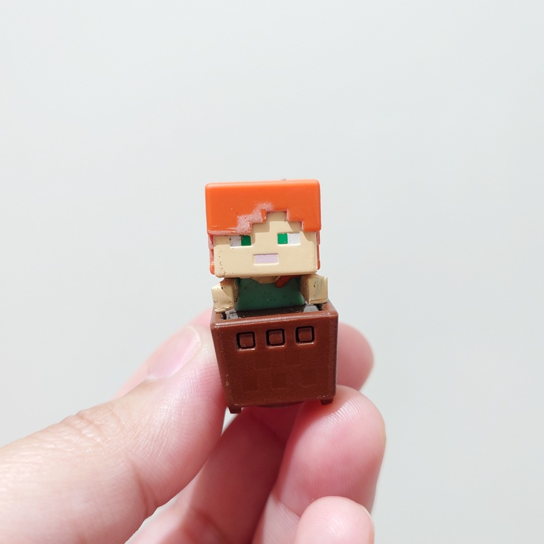 Minecraft Series 5 Alex with Boat figure trinket swing anik aniks ...